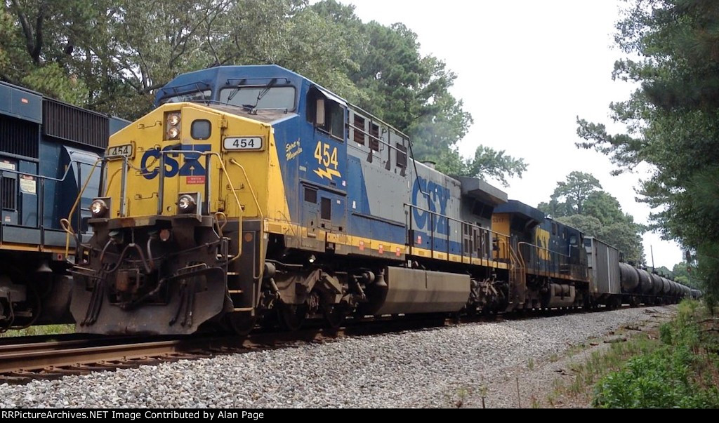 CSX AC44CW 454 and ES40DC 5317